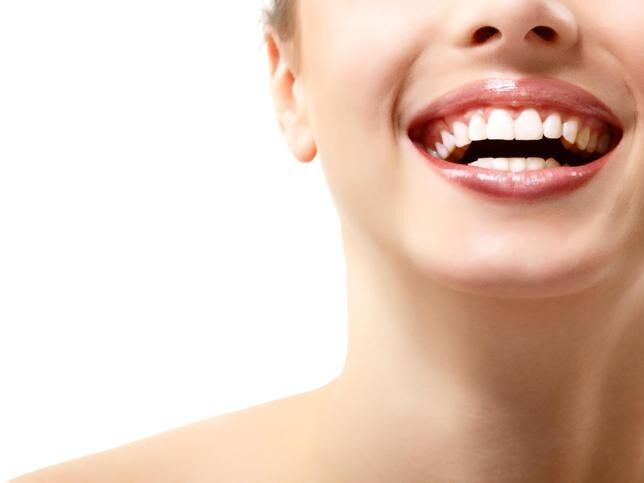 La Importancia Integral del Cuidado Bucal: Dientes, Encías, Lengua y ...